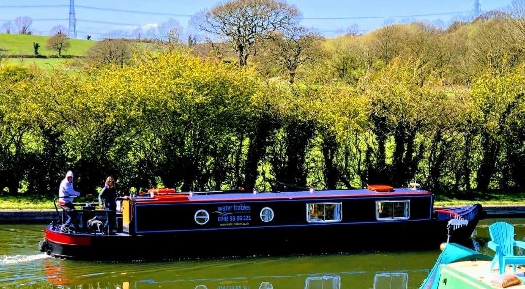 Experience Canal Boat Holidays in Lancaster